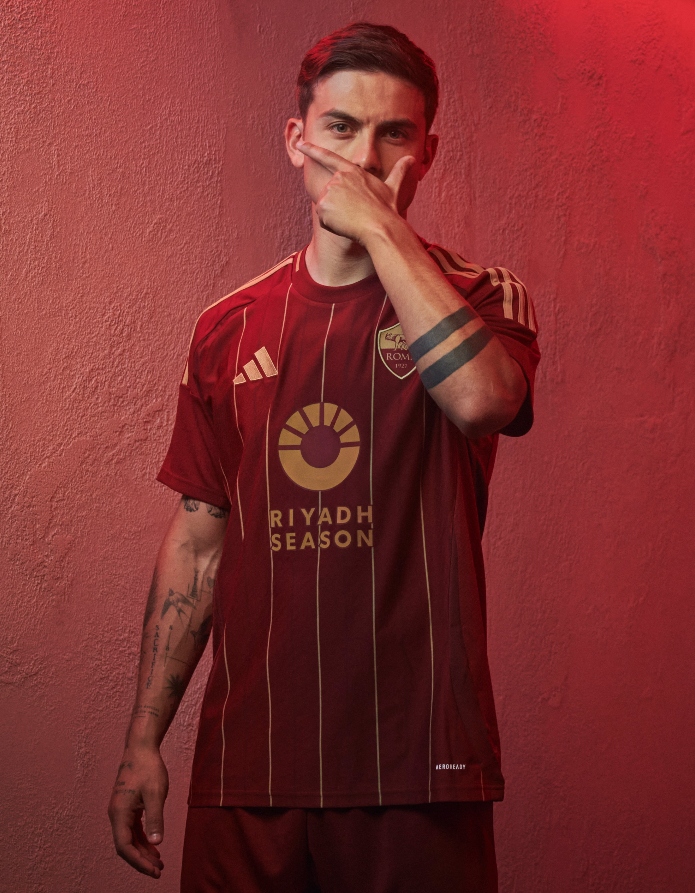 AS Roma rivive la sua gloriosa storia nei suoi Kit 2024/25 - Blog JD Italia